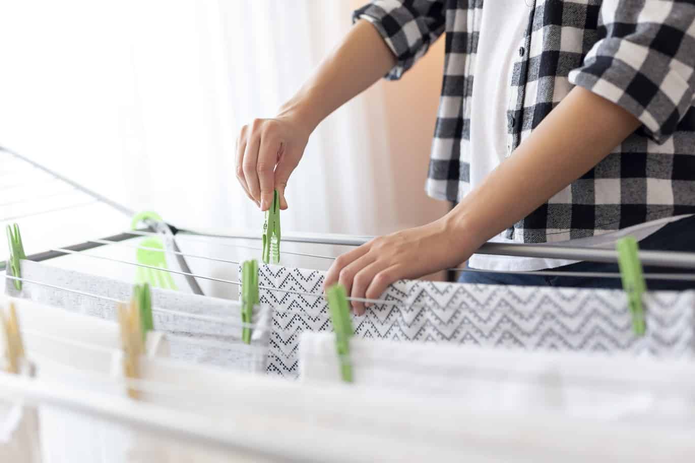 6 Soluzioni per stendere i vestiti in un piccolo appartamento