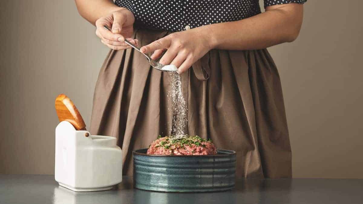 Hai aggiunto troppo sale nel sugo? Niente paura, ecco la soluzione