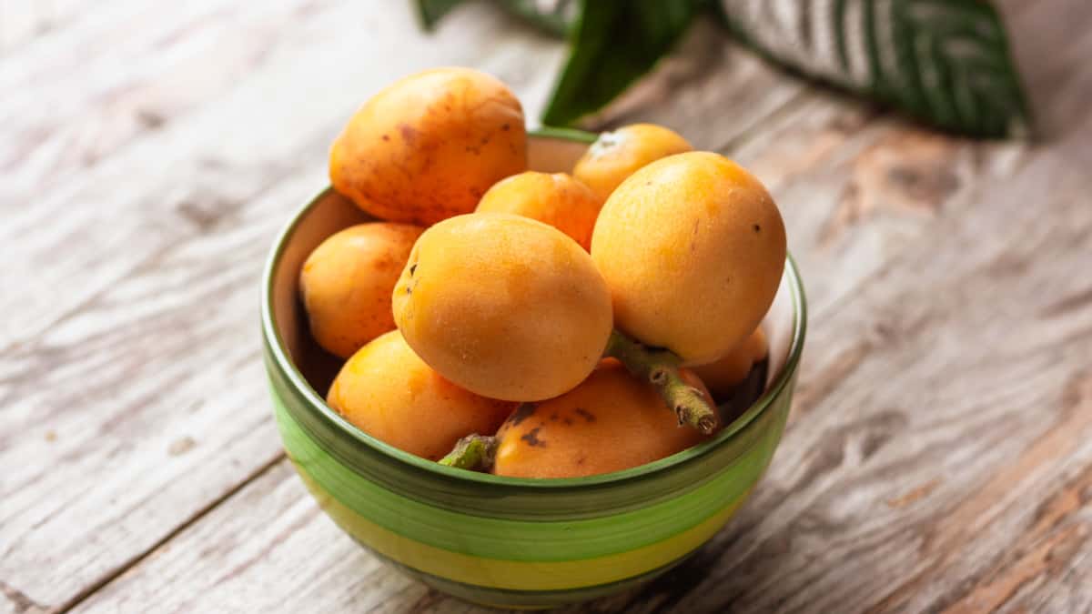 Non buttate via i semi delle nespole, sono utilissimi. Ecco come usarli