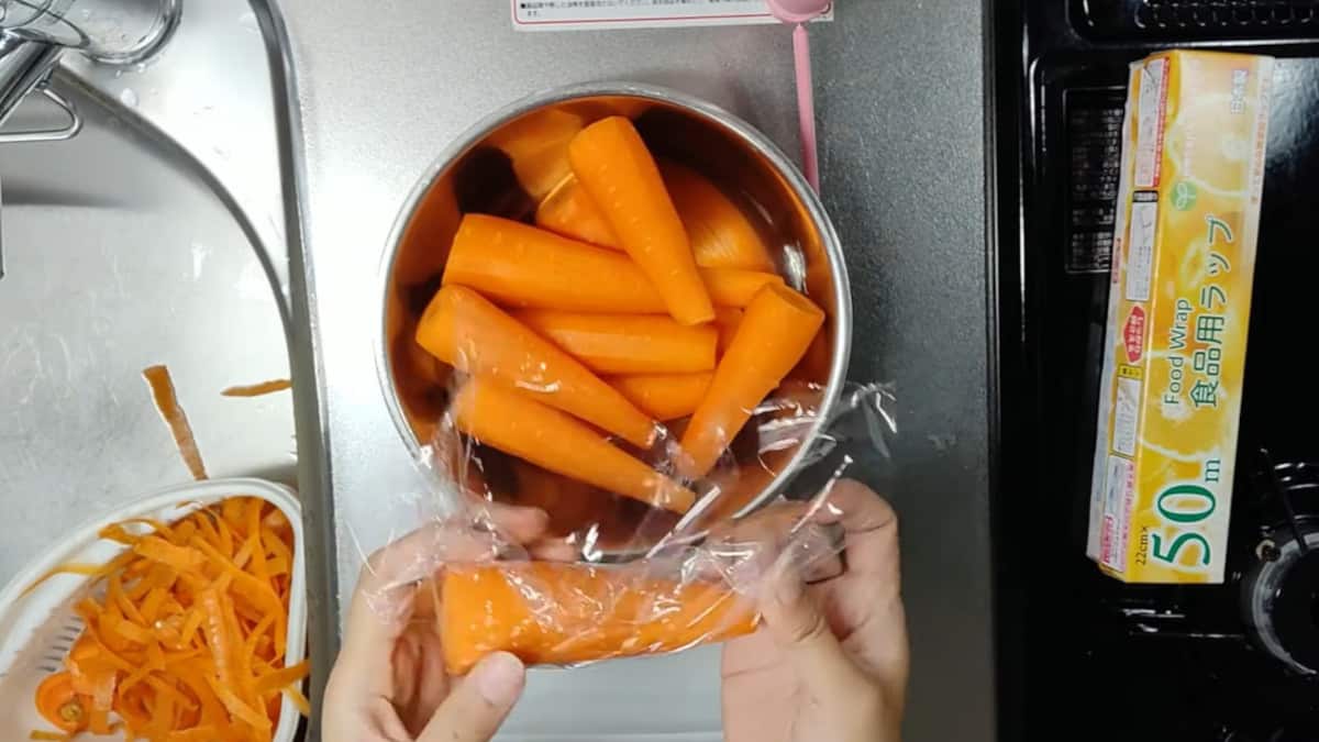 Metodi per mantenere le carote fresche per un periodo prolungato.